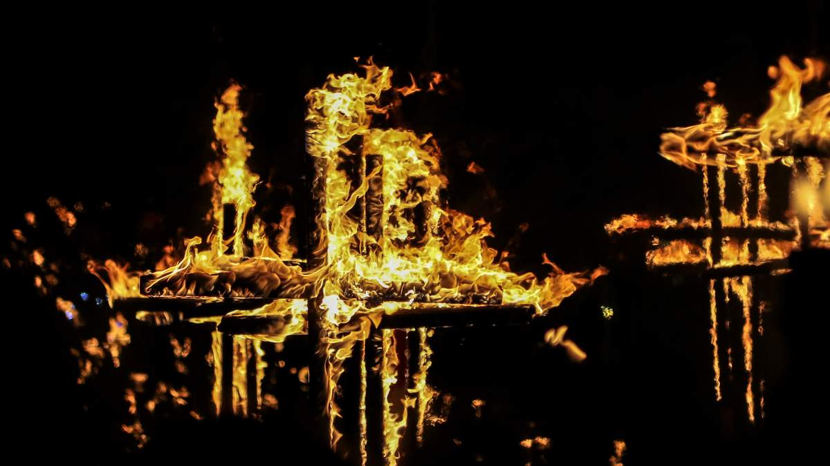 Man Charged With Hate Crime After Burning Cross In Chicago Park | The ...